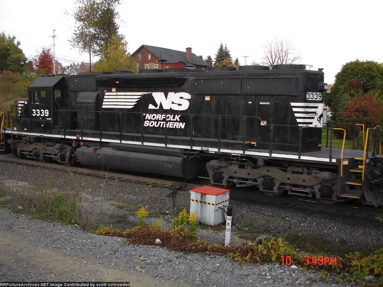 NS 3339 pushing an empty coal drag down "The Slide"